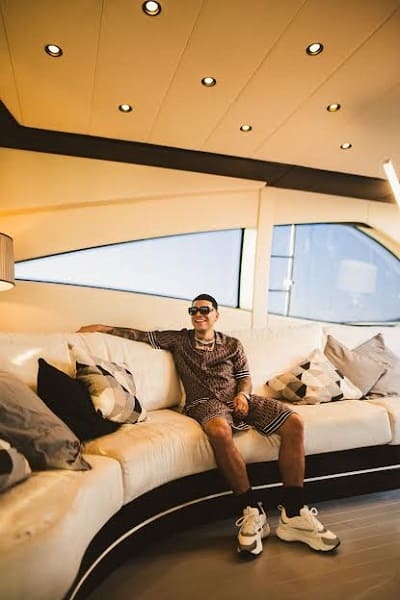 Ryan Castro: torna a sorpresa con il nuovo album "Los Piratas"